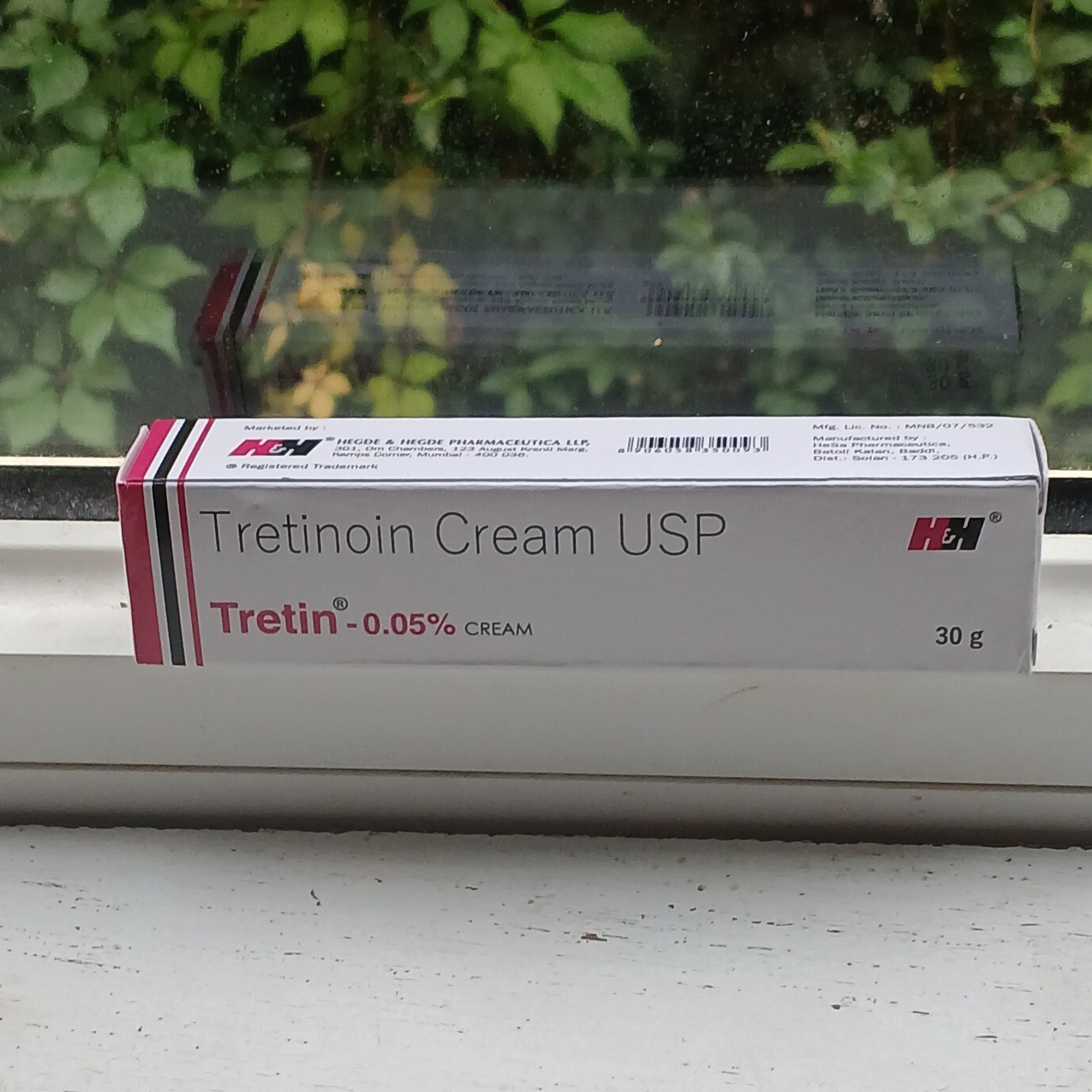 Tretin-0.05% CREAM" in a 30g size. - Sandy Skin Care Products