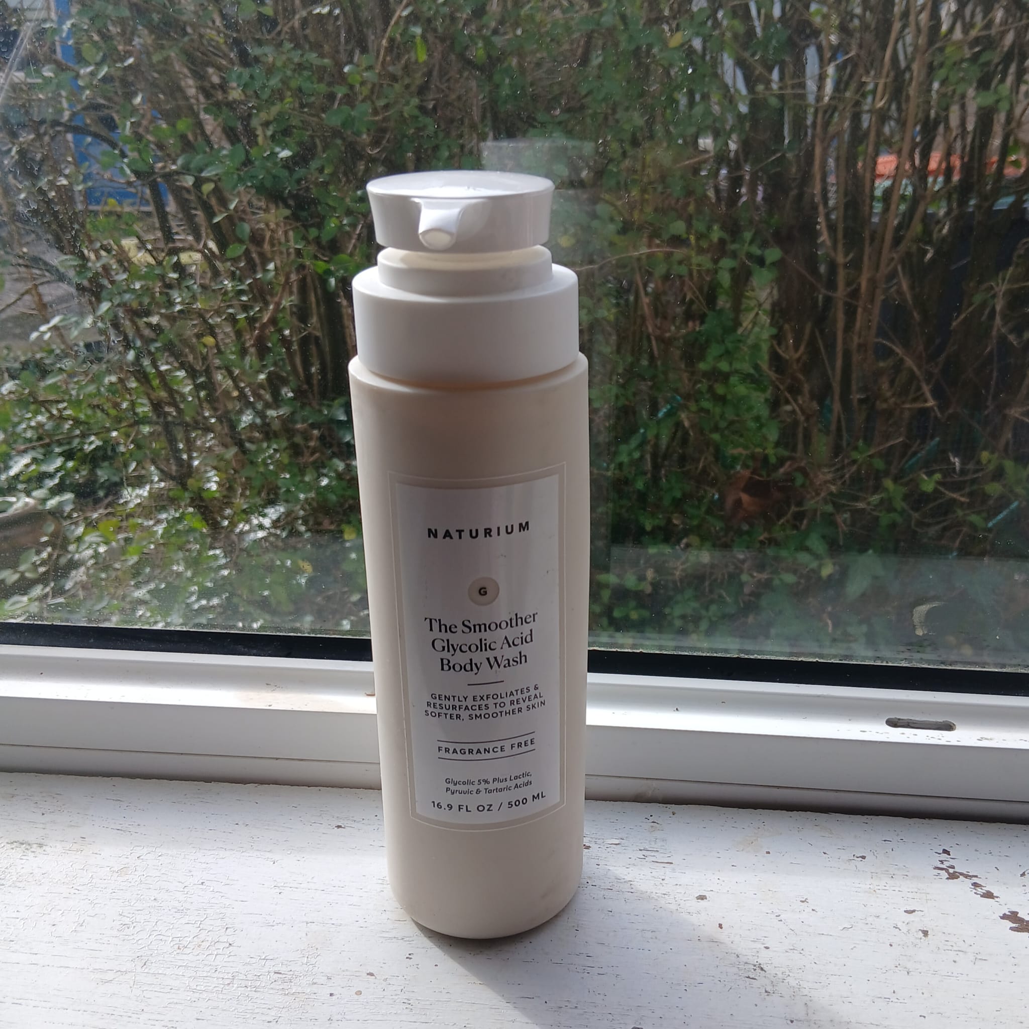 Naturium The Smoother Glycolic Acid Exfoliating Body Wash - Sandy Skin ...